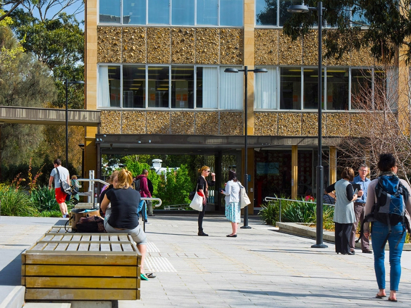 University of Tasmania | Courses & Rankings - TH